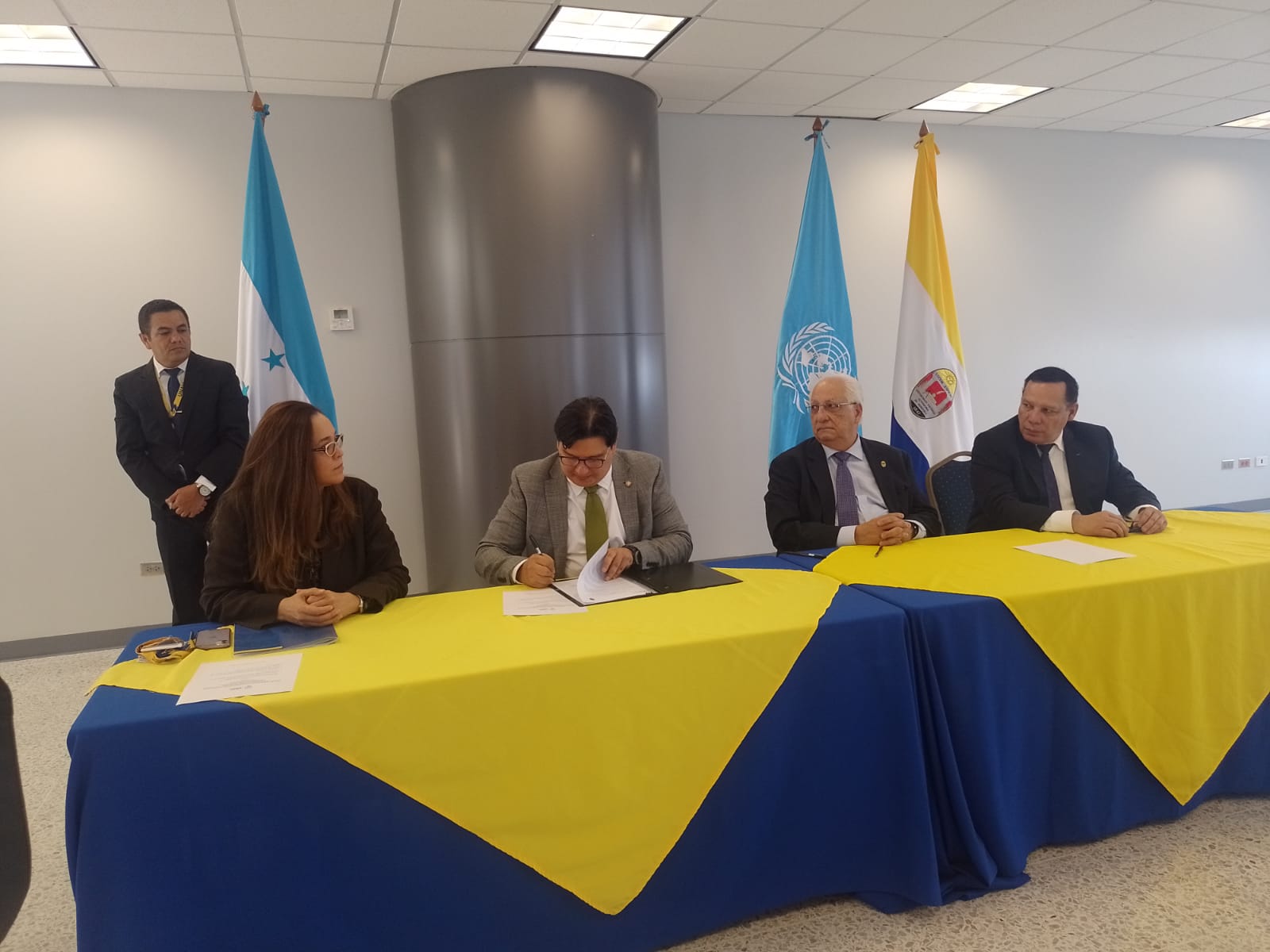 UNAH Y UNOPS A nan Esfuerzos Para Contribuir A Una Gesti n P blica UNAH Y UNOPS A nan Esfuerzos Para Contribuir A Una Gesti n P blica