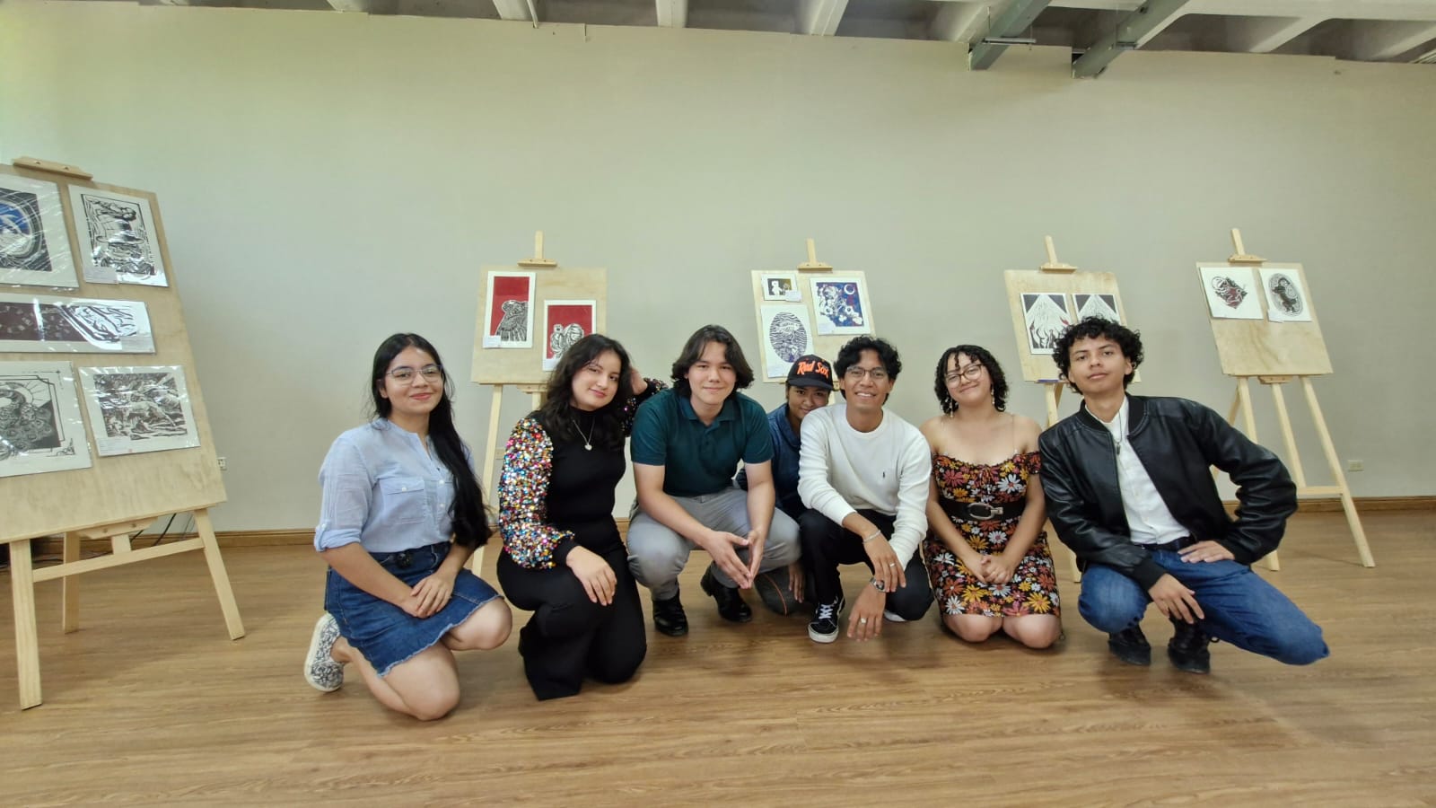 GrafLab desarrolla su primera exposición artística en el Coworking Lucem Aspicio - Blogs UNAH